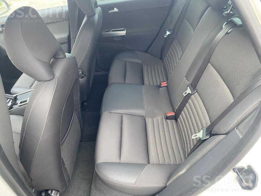 Balts Volvo V50 2009 Ludza, ar dzinēja tilpumu 2.00 L un nobraukumu 0 tūkst. km par 3500 €, foto 16 vietnē AUTOMOTO.COM.LV