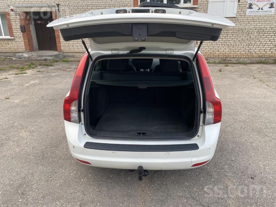 Balts Volvo V50 2009 Ludza, ar dzinēja tilpumu 2.00 L un nobraukumu 0 tūkst. km par 3500 €, foto 17 vietnē AUTOMOTO.COM.LV