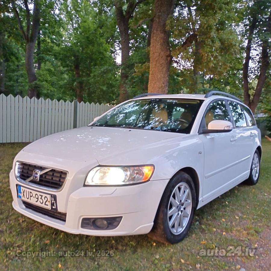 Balts Volvo V50 2009 Veru, ar dzinēja tilpumu 1.60 L un nobraukumu 303 tūkst. km par 3400 €, foto 3 vietnē AUTOMOTO.COM.LV