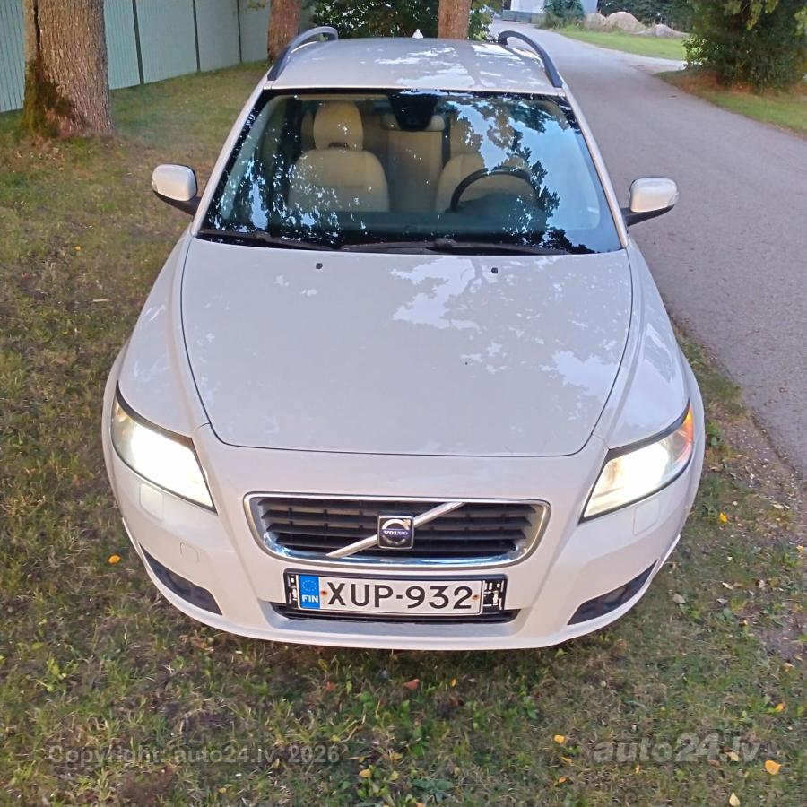 Balts Volvo V50 2009 Veru, ar dzinēja tilpumu 1.60 L un nobraukumu 303 tūkst. km par 3400 €, foto 7 vietnē AUTOMOTO.COM.LV