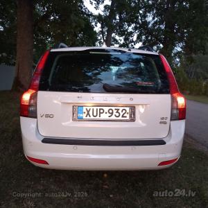 Balts Volvo V50 2009 Veru, ar dzinēja tilpumu 1.60 L un nobraukumu 303 tūkst. km par 3400 €, foto 8 vietnē AUTOMOTO.COM.LV