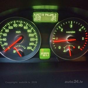Balts Volvo V50 2009 Veru, ar dzinēja tilpumu 1.60 L un nobraukumu 303 tūkst. km par 3400 €, foto 9 vietnē AUTOMOTO.COM.LV