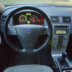 Balts Volvo V50 2009 Veru, ar dzinēja tilpumu 1.60 L un nobraukumu 303 tūkst. km par 3400 €, foto 13 vietnē AUTOMOTO.COM.LV