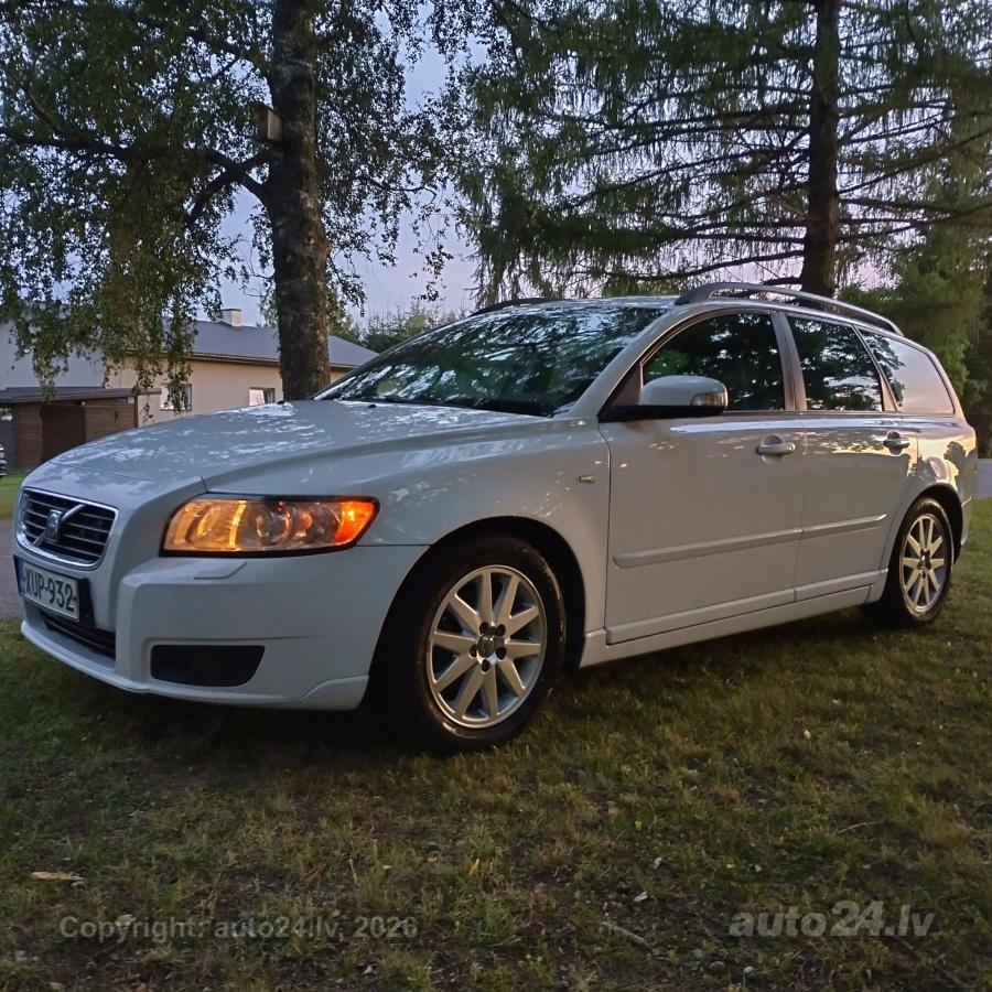 Balts Volvo V50 2009 Veru, ar dzinēja tilpumu 1.60 L un nobraukumu 303 tūkst. km par 3400 €, foto 19 vietnē AUTOMOTO.COM.LV