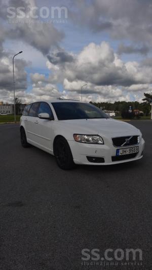Balts Volvo V50 2009 Rīga, ar dzinēja tilpumu 2.00 L un nobraukumu 298 tūkst. km par 4000 €, foto 4 vietnē AUTOMOTO.COM.LV