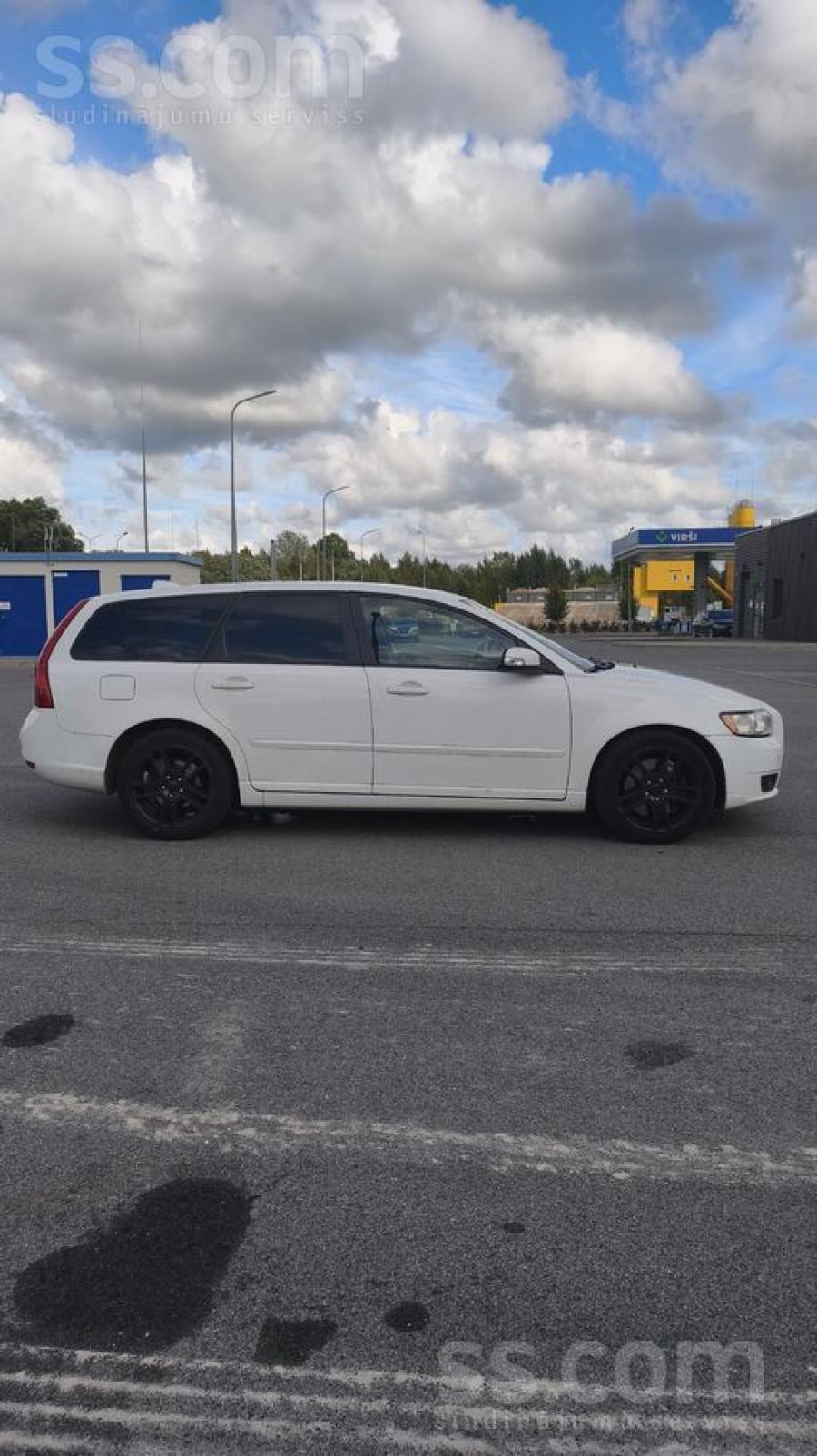 Balts Volvo V50 2009 Rīga, ar dzinēja tilpumu 2.00 L un nobraukumu 298 tūkst. km par 4000 €, foto 5 vietnē AUTOMOTO.COM.LV