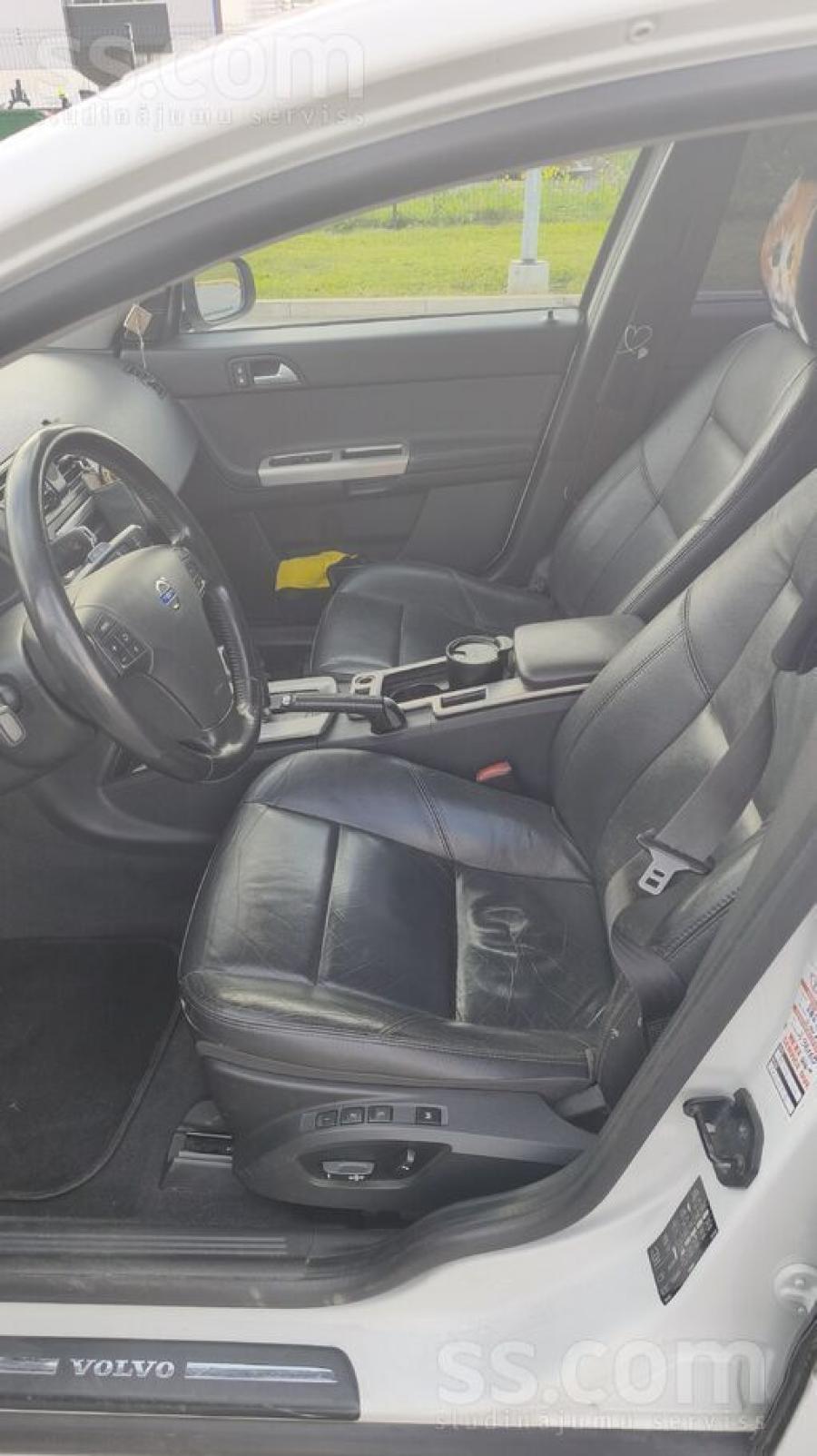 Balts Volvo V50 2009 Rīga, ar dzinēja tilpumu 2.00 L un nobraukumu 298 tūkst. km par 4000 €, foto 12 vietnē AUTOMOTO.COM.LV