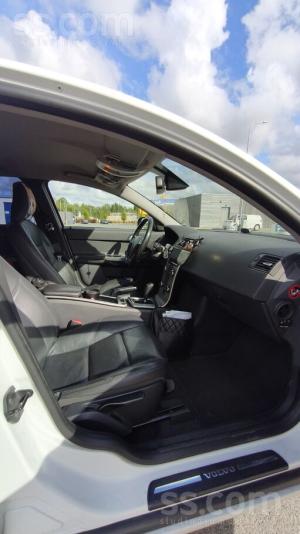 Balts Volvo V50 2009 Rīga, ar dzinēja tilpumu 2.00 L un nobraukumu 298 tūkst. km par 4000 €, foto 15 vietnē AUTOMOTO.COM.LV
