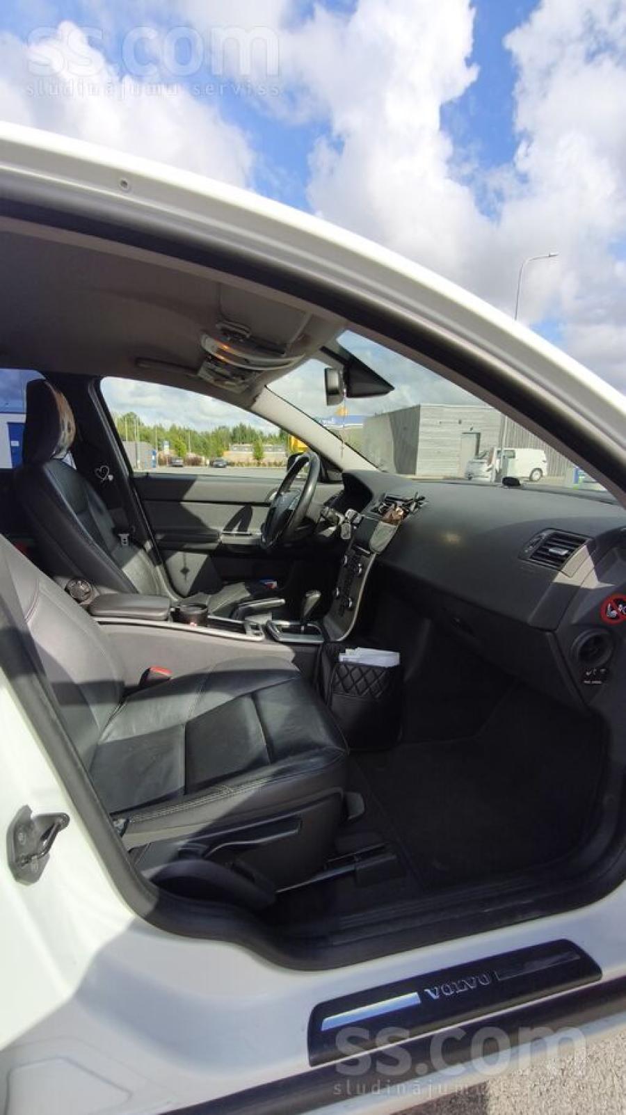 Balts Volvo V50 2009 Rīga, ar dzinēja tilpumu 2.00 L un nobraukumu 298 tūkst. km par 4000 €, foto 15 vietnē AUTOMOTO.COM.LV