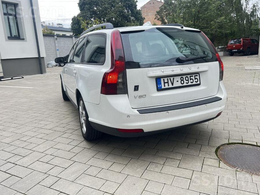 Balts Volvo V50 2009 Rīga, ar dzinēja tilpumu 2.00 L un nobraukumu 259 tūkst. km par 3200 €, foto 8 vietnē AUTOMOTO.COM.LV