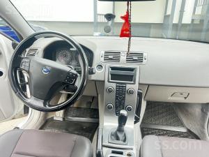 Balts Volvo V50 2009 Rīga, ar dzinēja tilpumu 2.00 L un nobraukumu 259 tūkst. km par 3200 €, foto 15 vietnē AUTOMOTO.COM.LV