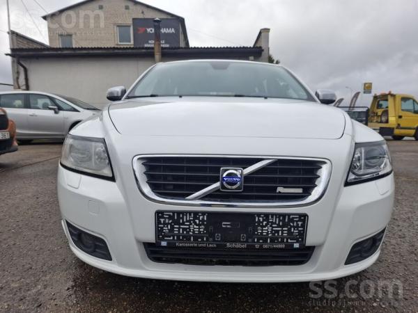 Balts Volvo V50 2009 Talsi, ar dzinēja tilpumu 2.40 L un nobraukumu 276 tūkst. km par 3800 €, foto 6 vietnē AUTOMOTO.COM.LV