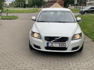 Balts Volvo V50 2010 Rīga, ar dzinēja tilpumu 2.00 L un nobraukumu 354 tūkst. km par 2850 €, foto 1 vietnē AUTOMOTO.COM.LV