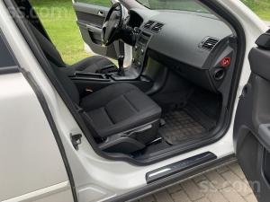 Balts Volvo V50 2010 Rīga, ar dzinēja tilpumu 2.00 L un nobraukumu 354 tūkst. km par 2850 €, foto 3 vietnē AUTOMOTO.COM.LV