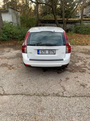 White Volvo V50 2010 in Tallinn, with an engine capacity of 2.00 L and mileage of 0 thousand km for 2900 €, photo 8 on AUTOMOTO.COM.LV