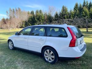 Balts Volvo V50 2010 Tallina, ar dzinēja tilpumu 1.60 L un nobraukumu 259 tūkst. km par 4690 €, foto 5 vietnē AUTOMOTO.COM.LV
