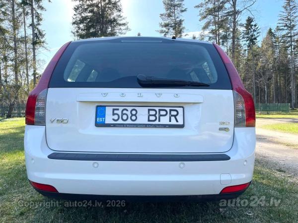 Balts Volvo V50 2010 Tallina, ar dzinēja tilpumu 1.60 L un nobraukumu 259 tūkst. km par 4690 €, foto 5 vietnē AUTOMOTO.COM.LV