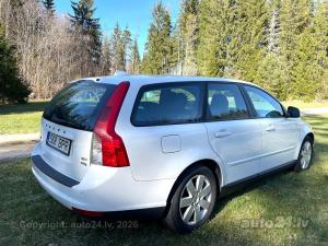 Balts Volvo V50 2010 Tallina, ar dzinēja tilpumu 1.60 L un nobraukumu 259 tūkst. km par 4690 €, foto 7 vietnē AUTOMOTO.COM.LV