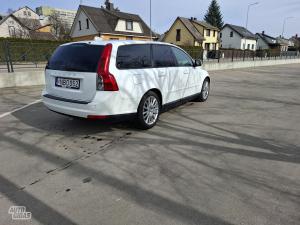 White Volvo V50 2010 in Telschi, with an engine capacity of 1.60 L and mileage of 263 thousand km for 2500 €, photo 6 on AUTOMOTO.COM.LV