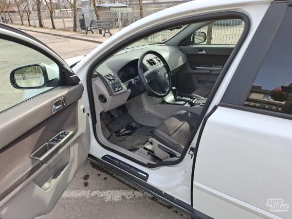 Белый Вольво В50 2010 в Тельшяй, объемом двигателя 1.60 л и пробегом 263 тыс. км за 2500 €, фото 7 на AUTOMOTO.COM.LV