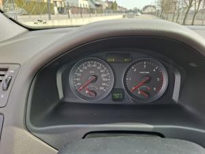 White Volvo V50 2010 in Telschi, with an engine capacity of 1.60 L and mileage of 263 thousand km for 2500 €, photo 15 on AUTOMOTO.COM.LV