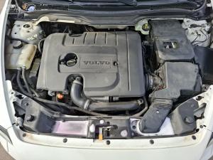 White Volvo V50 2010 in Telschi, with an engine capacity of 1.60 L and mileage of 263 thousand km for 2500 €, photo 17 on AUTOMOTO.COM.LV
