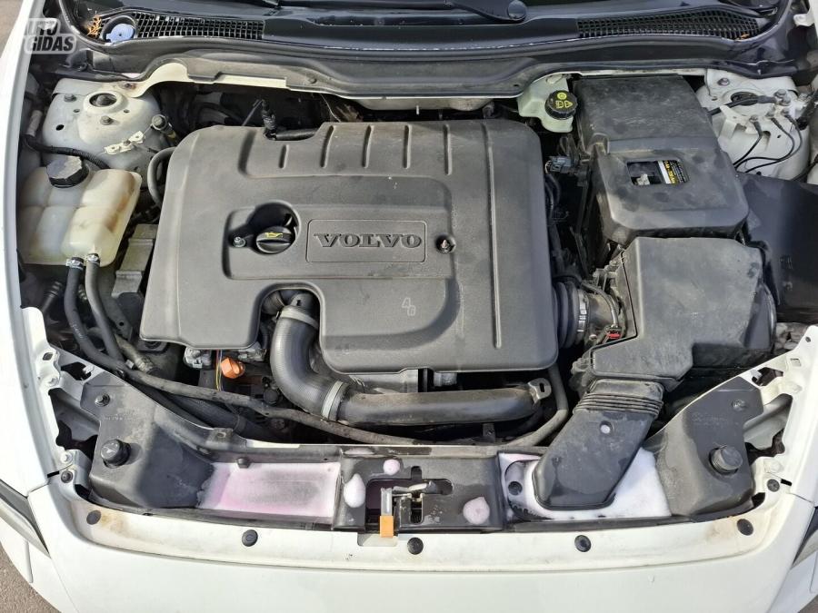White Volvo V50 2010 in Telschi, with an engine capacity of 1.60 L and mileage of 263 thousand km for 2500 €, photo 17 on AUTOMOTO.COM.LV