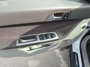 White Volvo V50 2010 in Telschi, with an engine capacity of 1.60 L and mileage of 263 thousand km for 2500 €, photo 19 on AUTOMOTO.COM.LV