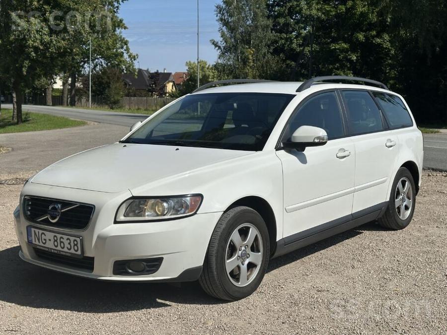 Balts Volvo V50 2010 Rīga, ar dzinēja tilpumu 1.60 L un nobraukumu 311 tūkst. km par 3490 €, foto 2 vietnē AUTOMOTO.COM.LV