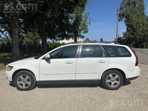 Balts Volvo V50 2010 Rīga, ar dzinēja tilpumu 1.60 L un nobraukumu 311 tūkst. km par 3490 €, foto 3 vietnē AUTOMOTO.COM.LV