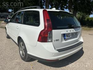 Balts Volvo V50 2010 Rīga, ar dzinēja tilpumu 1.60 L un nobraukumu 311 tūkst. km par 3490 €, foto 4 vietnē AUTOMOTO.COM.LV