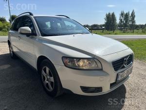 Balts Volvo V50 2010 Rīga, ar dzinēja tilpumu 1.60 L un nobraukumu 311 tūkst. km par 3490 €, foto 8 vietnē AUTOMOTO.COM.LV