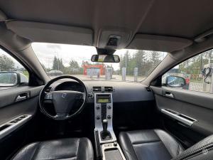 White Volvo V50 2010 in Vilnius, with an engine capacity of 1.56 L and mileage of 270 thousand km for 1500 €, photo 11 on AUTOMOTO.COM.LV