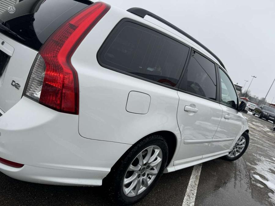Balts Volvo V50 2011 Kauņa, ar dzinēja tilpumu 1.60 L un nobraukumu 268 tūkst. km par 4190 €, foto 8 vietnē AUTOMOTO.COM.LV