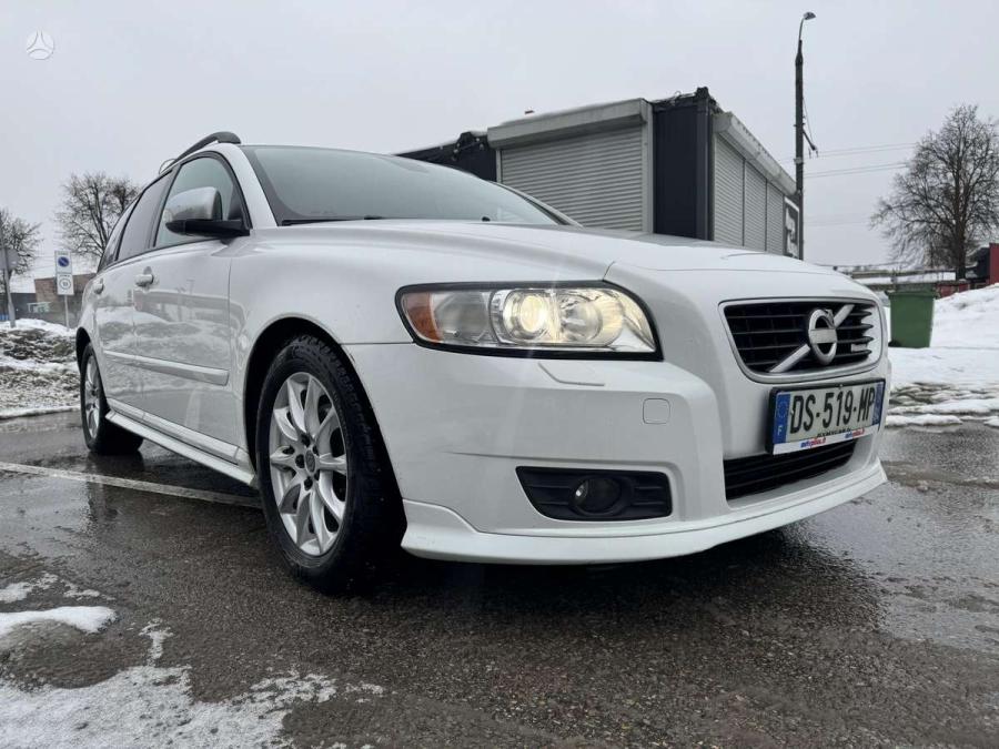 Balts Volvo V50 2011 Kauņa, ar dzinēja tilpumu 1.60 L un nobraukumu 268 tūkst. km par 4190 €, foto 10 vietnē AUTOMOTO.COM.LV