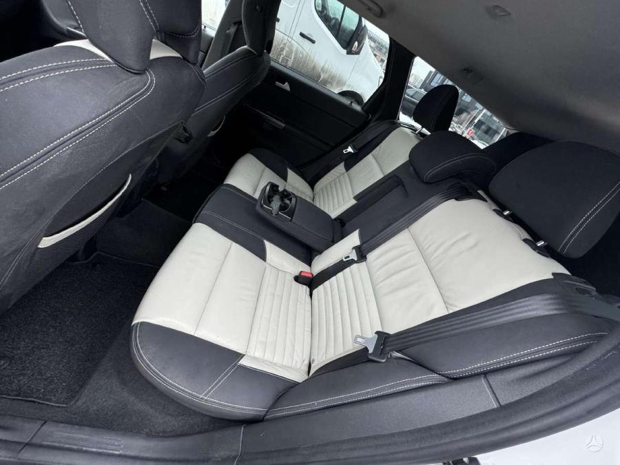 Balts Volvo V50 2011 Kauņa, ar dzinēja tilpumu 1.60 L un nobraukumu 268 tūkst. km par 4190 €, foto 19 vietnē AUTOMOTO.COM.LV