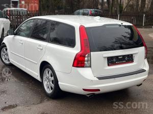 Balts Volvo V50 2011 Rīga, ar dzinēja tilpumu 2.00 L un nobraukumu 236 tūkst. km par 4550 €, foto 6 vietnē AUTOMOTO.COM.LV