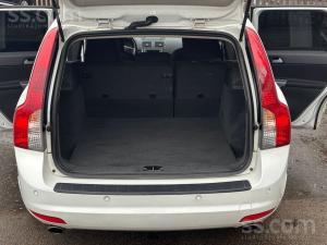 Balts Volvo V50 2011 Rīga, ar dzinēja tilpumu 2.00 L un nobraukumu 236 tūkst. km par 4550 €, foto 8 vietnē AUTOMOTO.COM.LV