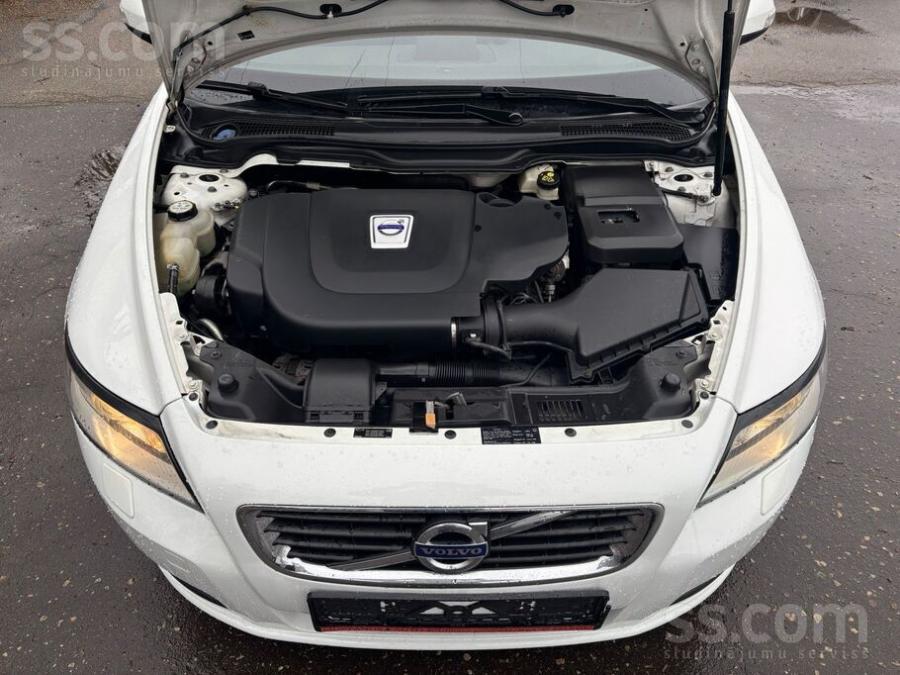 Balts Volvo V50 2011 Rīga, ar dzinēja tilpumu 2.00 L un nobraukumu 236 tūkst. km par 4550 €, foto 9 vietnē AUTOMOTO.COM.LV