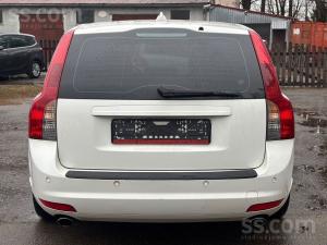 Balts Volvo V50 2011 Rīga, ar dzinēja tilpumu 2.00 L un nobraukumu 236 tūkst. km par 4550 €, foto 10 vietnē AUTOMOTO.COM.LV