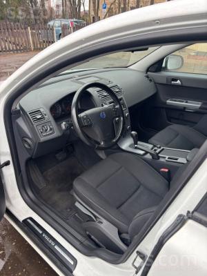 Balts Volvo V50 2011 Rīga, ar dzinēja tilpumu 2.00 L un nobraukumu 236 tūkst. km par 4550 €, foto 11 vietnē AUTOMOTO.COM.LV