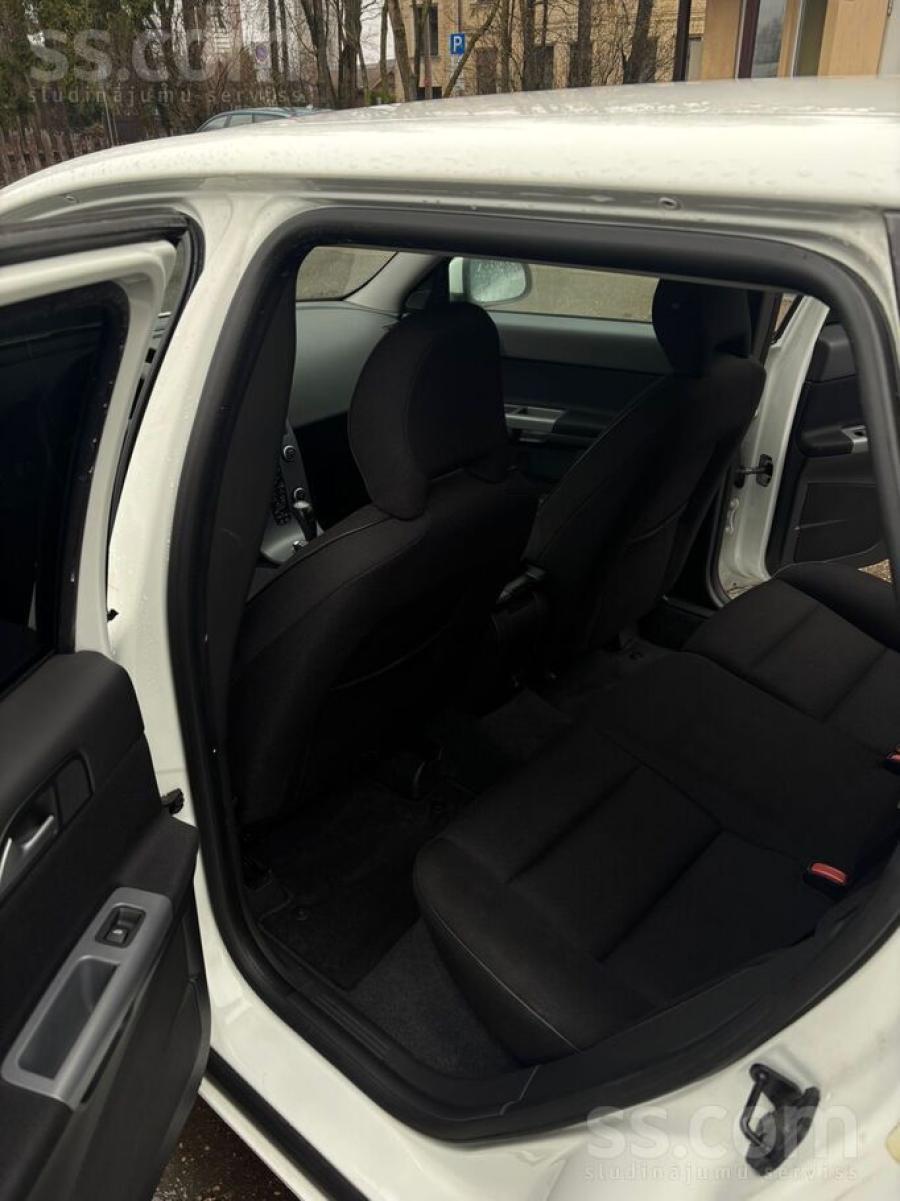 Balts Volvo V50 2011 Rīga, ar dzinēja tilpumu 2.00 L un nobraukumu 236 tūkst. km par 4550 €, foto 12 vietnē AUTOMOTO.COM.LV