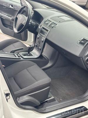 Balts Volvo V50 2011 Rīga, ar dzinēja tilpumu 2.00 L un nobraukumu 236 tūkst. km par 4550 €, foto 15 vietnē AUTOMOTO.COM.LV