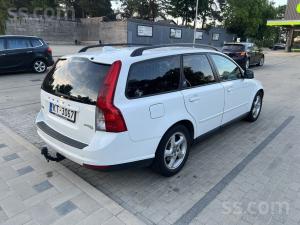 White Volvo V50 2011 in Riga, with an engine capacity of 1.60 L and mileage of 372 thousand km for 3350 €, photo 5 on AUTOMOTO.COM.LV