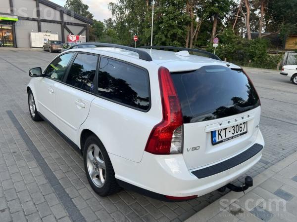 Balts Volvo V50 2011 Rīga, ar dzinēja tilpumu 1.60 L un nobraukumu 372 tūkst. km par 3350 €, foto 5 vietnē AUTOMOTO.COM.LV