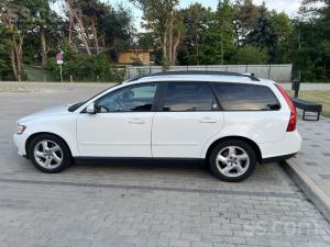 White Volvo V50 2011 in Riga, with an engine capacity of 1.60 L and mileage of 372 thousand km for 3350 €, photo 7 on AUTOMOTO.COM.LV