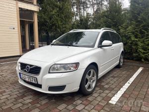 Balts Volvo V50 2011 Rīga, ar dzinēja tilpumu 2.00 L un nobraukumu 278 tūkst. km par 3250 €, foto  vietnē AUTOMOTO.COM.LV