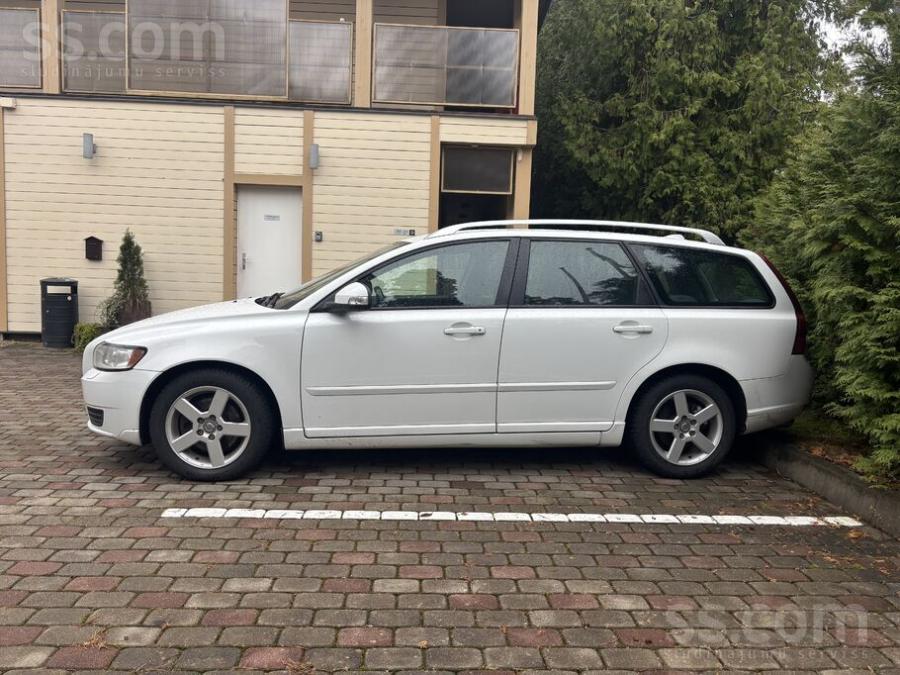 Balts Volvo V50 2011 Rīga, ar dzinēja tilpumu 2.00 L un nobraukumu 278 tūkst. km par 3250 €, foto 6 vietnē AUTOMOTO.COM.LV