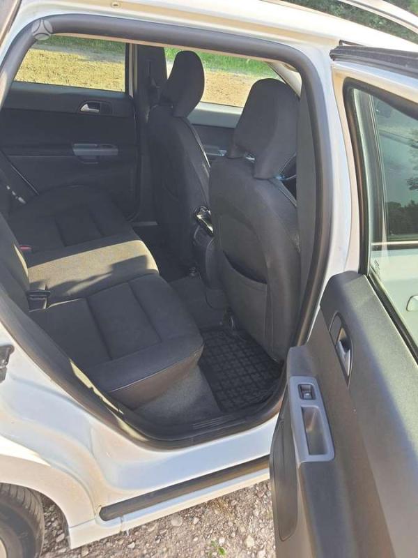White Volvo V50 2011 in Birzai, with an engine capacity of 1.56 L and mileage of 297 thousand km for 3250 €, photo 9 on AUTOMOTO.COM.LV