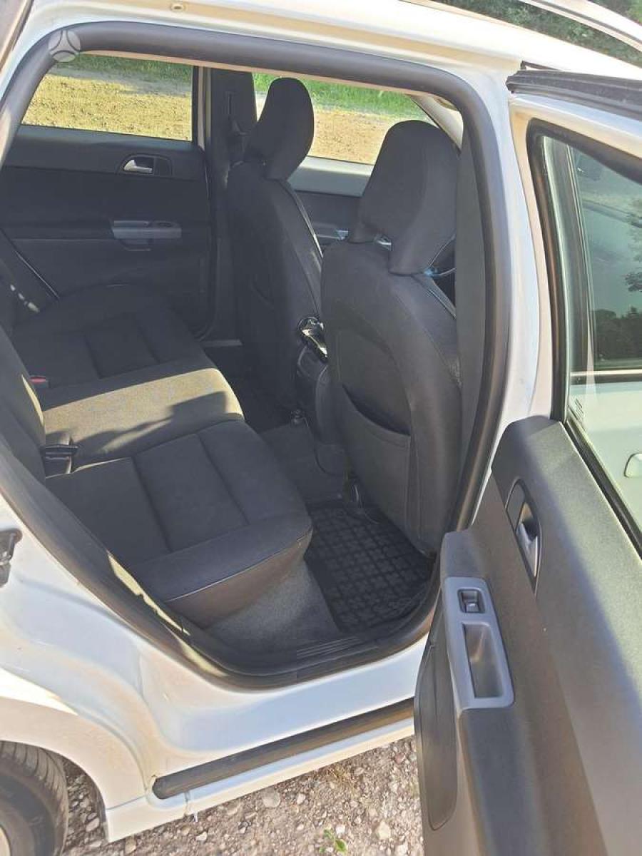 White Volvo V50 2011 in Birzai, with an engine capacity of 1.56 L and mileage of 297 thousand km for 3250 €, photo 10 on AUTOMOTO.COM.LV